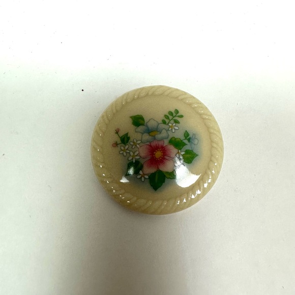 Avon | Jewelry | Vintage Avon Brooch Round Shape Floral Design Cream ...